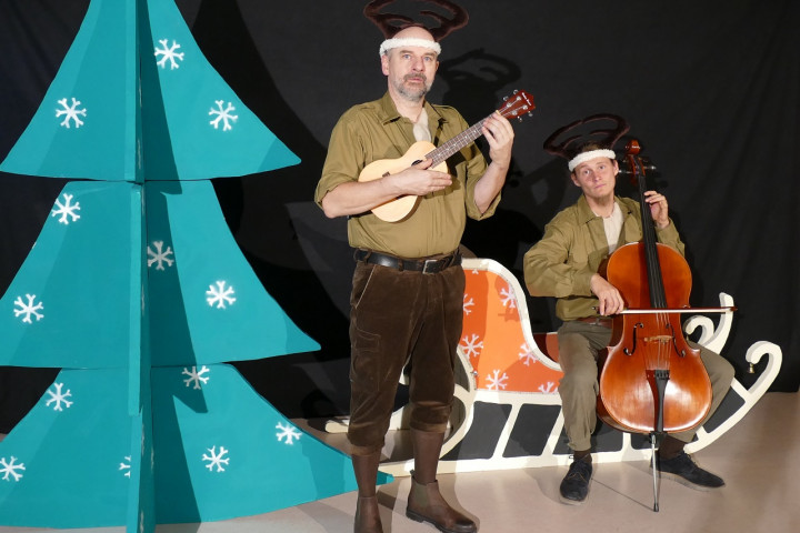 Alle Jahre wieder – Zwei Rentiere singen Weihnachtslieder ...
